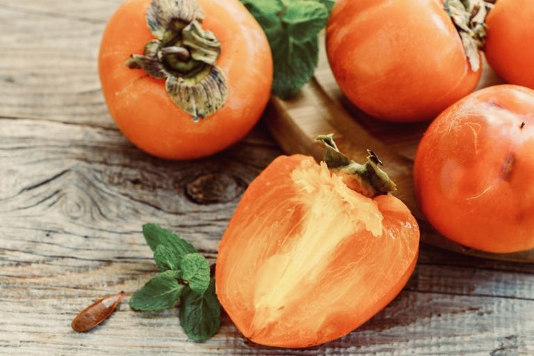 Il cachi, prezioso frutto autunnale altamente benefico